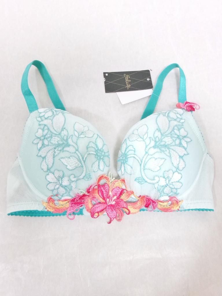 Wacoal Salute ブラジャー E65 ジュリア名古屋店｜Wacoal Saluteのメンズの古着通販 - ミラクルボックス